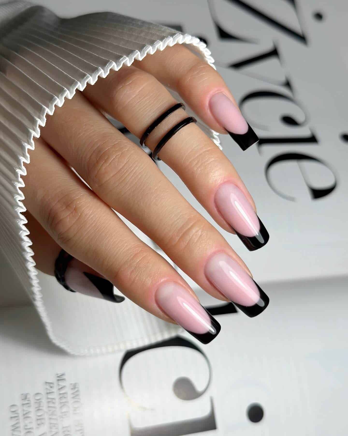 35 Gorgeous Black Nail Designs That Are Chic and Timeless - Flo's Blog