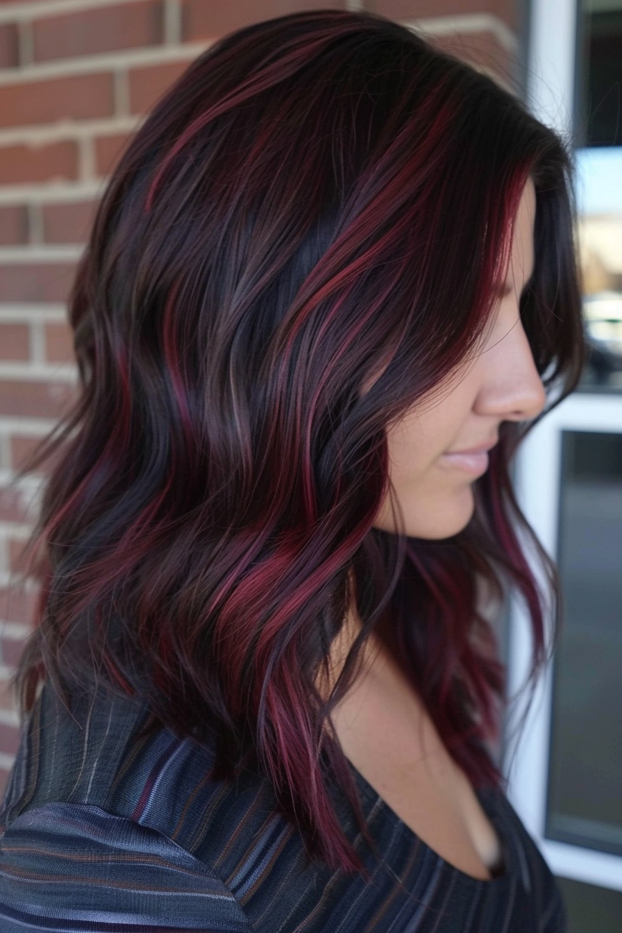 35+ Gorgeous Ways To Wear Red Highlights In Brown Hair - LaylaShine