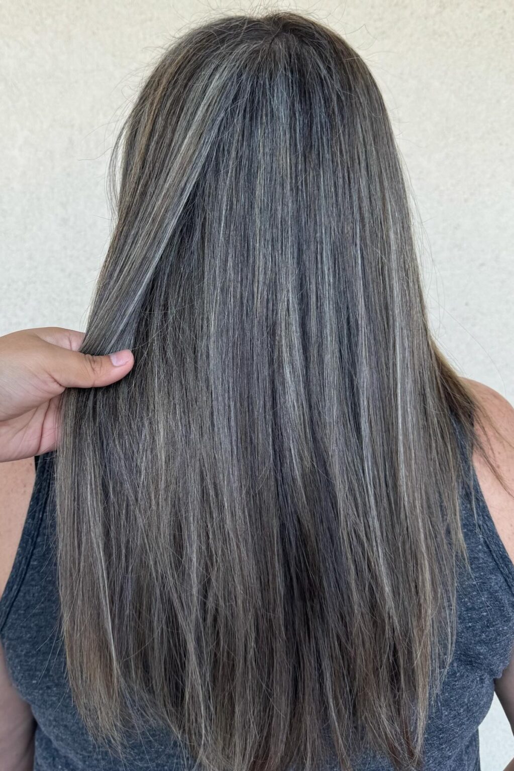 30+ Chic Silver Highlights And Gray Blending Ideas For Dark Hair (NEW ...