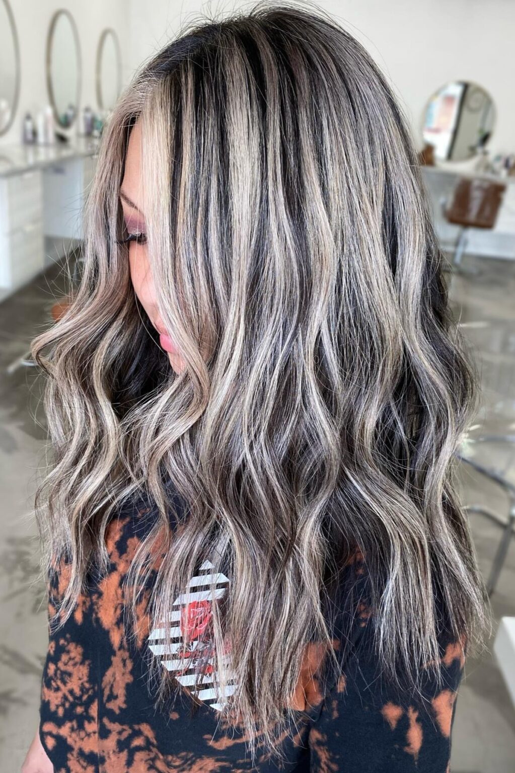 30+ Chic Silver Highlights and Gray Blending Ideas for Dark Hair (NEW ...