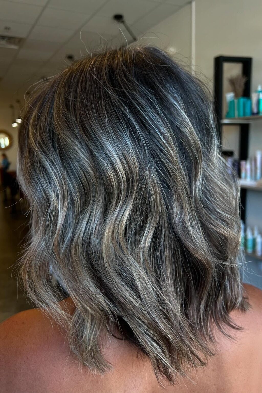 25+ Beautiful Brunette Grey Blending Ideas for Women of All Ages - Flo ...
