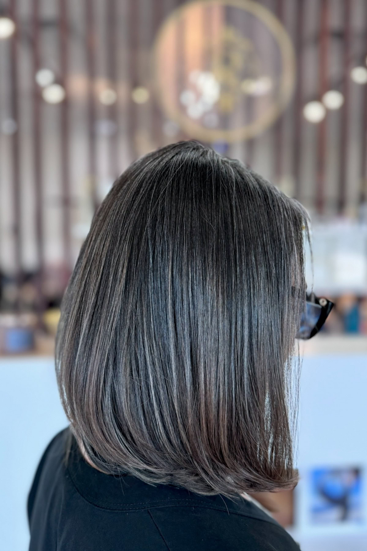 25+ Beautiful Brunette Grey Blending Ideas for Women of All Ages - Flo ...