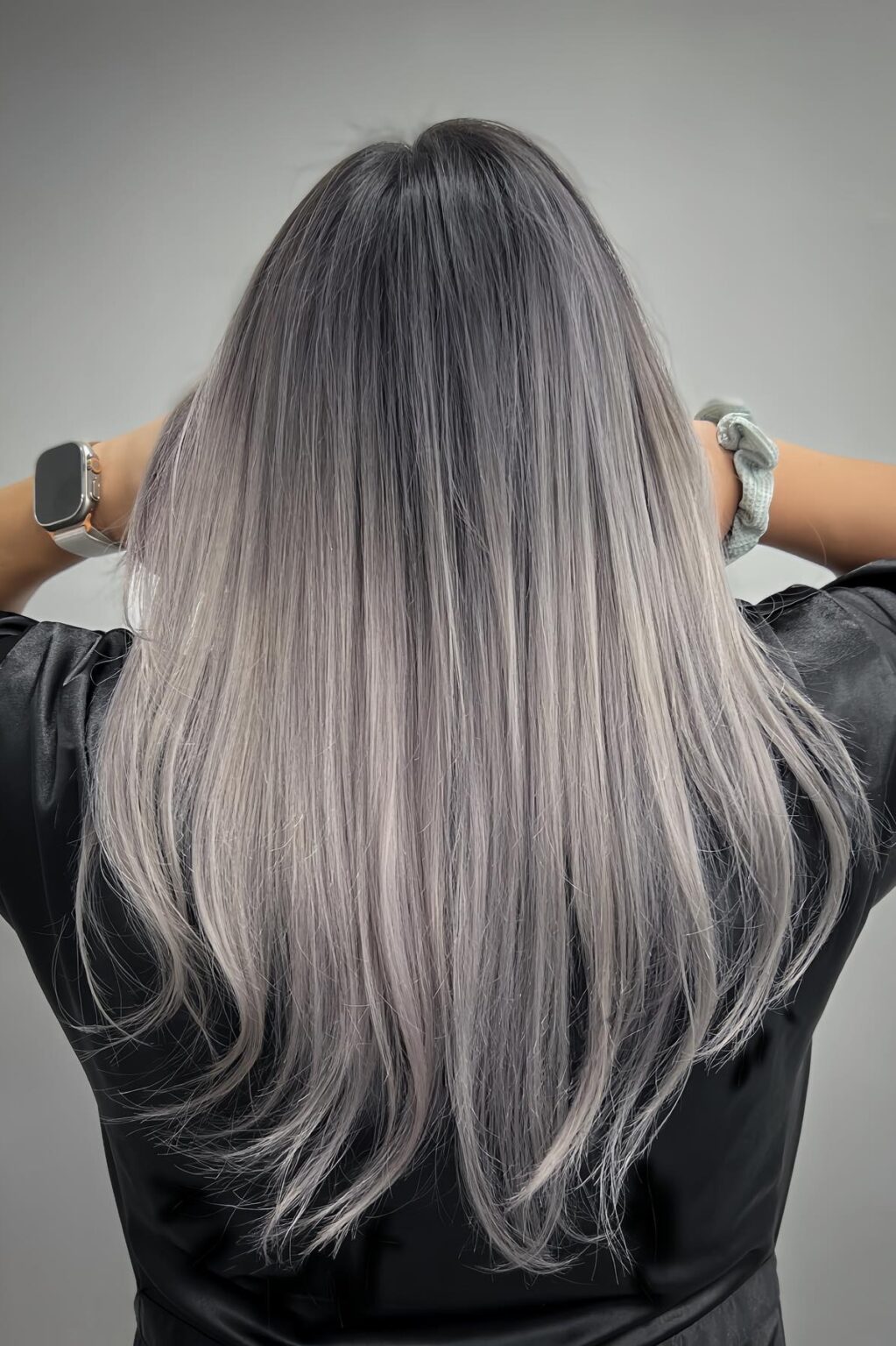 30+ Chic Silver Highlights and Gray Blending Ideas for Dark Hair (NEW ...